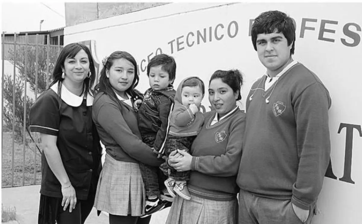 Madres adolescentes, esfuerzo entre cuadernos y pañales | Diario el Día
