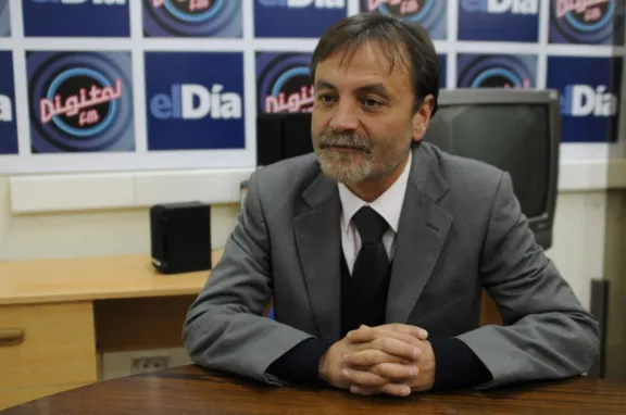 Villalobos calificó de inconsecuencia apoyo a Velásquez | Diario el Día