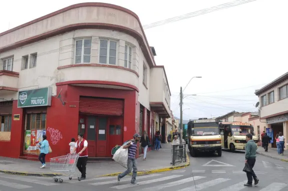 Denuncian una ola de robos en cercanías del edificio La Recova | Diario ...