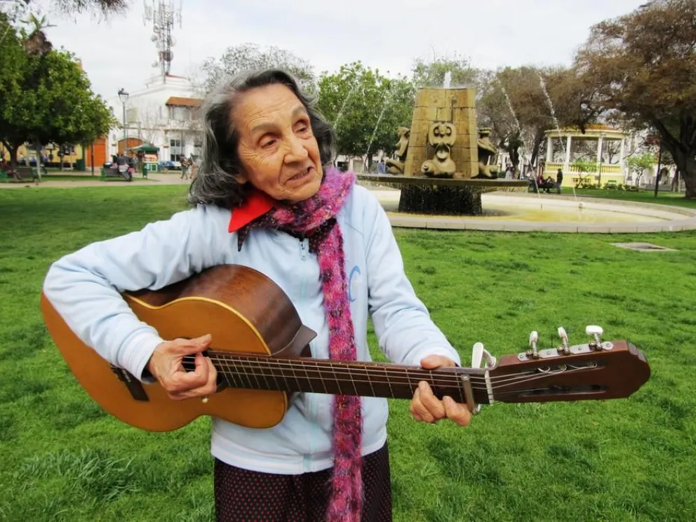 Nieves Zúñiga: La mujer que reencarna en su voz el estilo y espíritu de ...