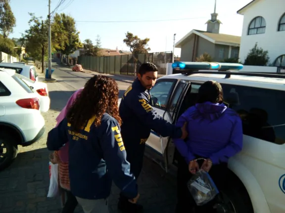 Detenidas por la PDI tres reconocidas traficantes en el sector Juan ...