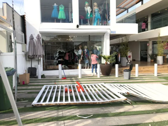 Plan para hermosear La Serena: Locatarios se resisten a retirar placas ...