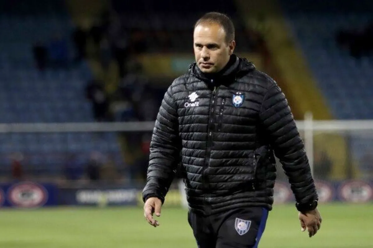 Oficializan al argentino Juan José Luvera como nuevo DT de Club ...