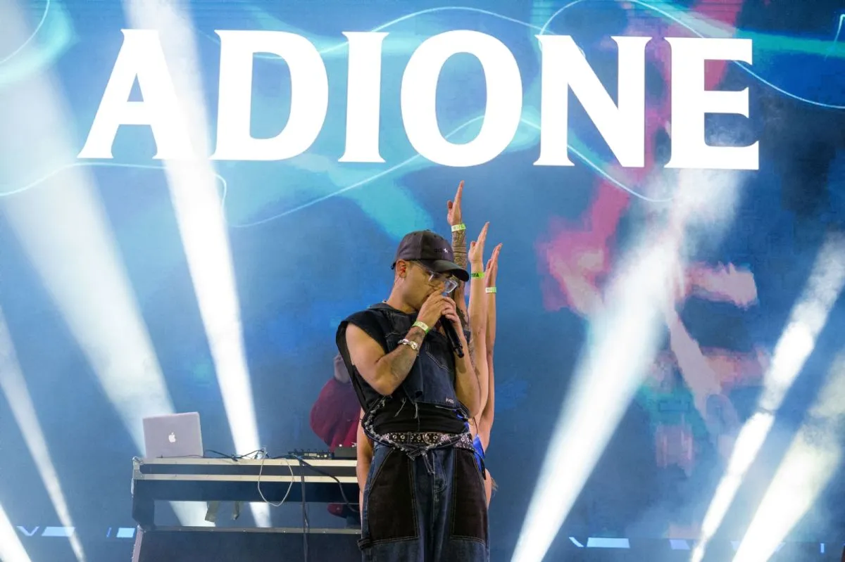 (FOTOS) Adione, el destacado artista local que cautivó al público de La ...