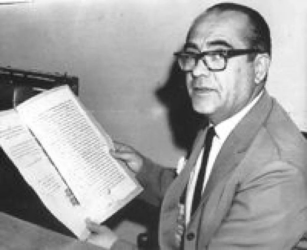 Quién es Jenaro Gajardo, el chileno que "compró" la Luna por un dólar ...