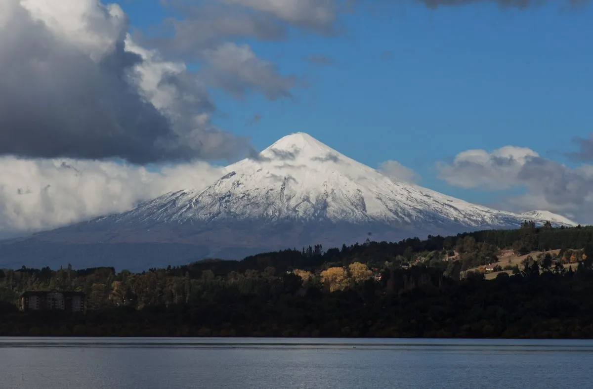 Volcán Villarrica registra nuevas explosiones y expertos advierten ...